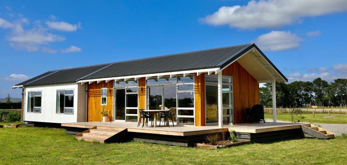 Moving Houses: Couple 'Rightsizing' for $550k are onto a winner ...